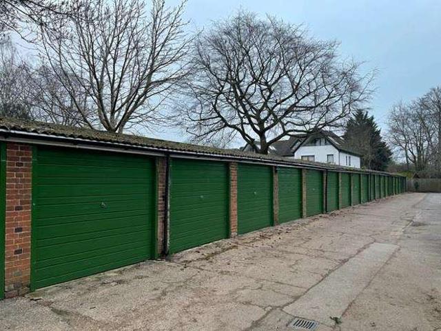 Garages Garage / Parking