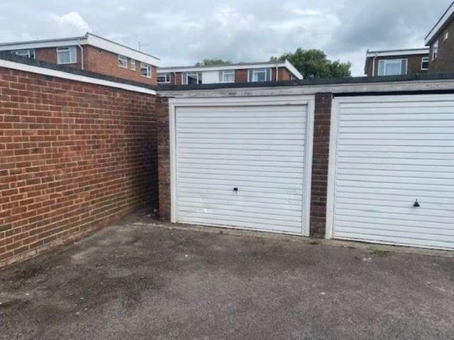 Garages Garage / Parking