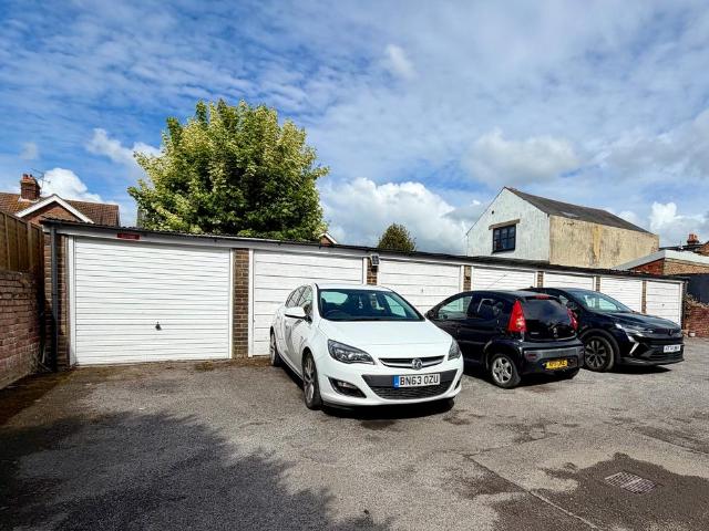 Garages to rent