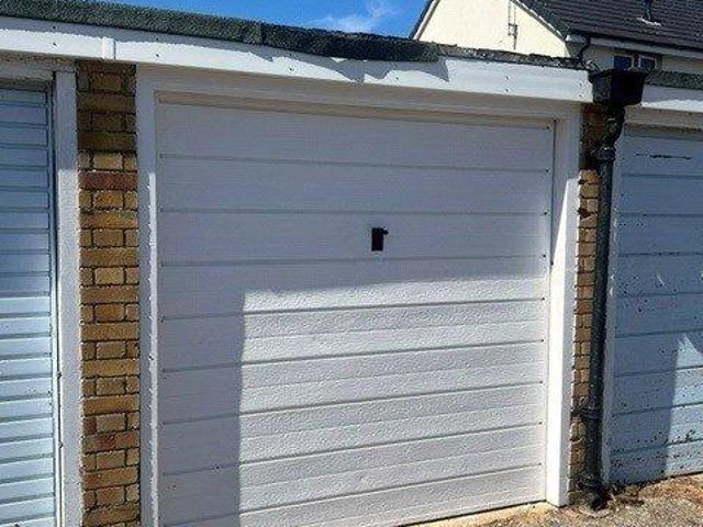 Garages to rent