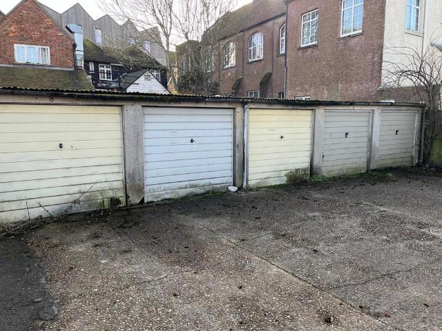 Garages to rent