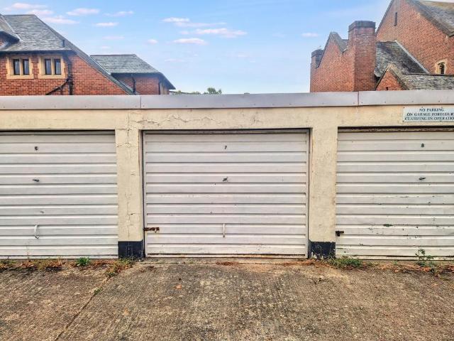 Garages to rent