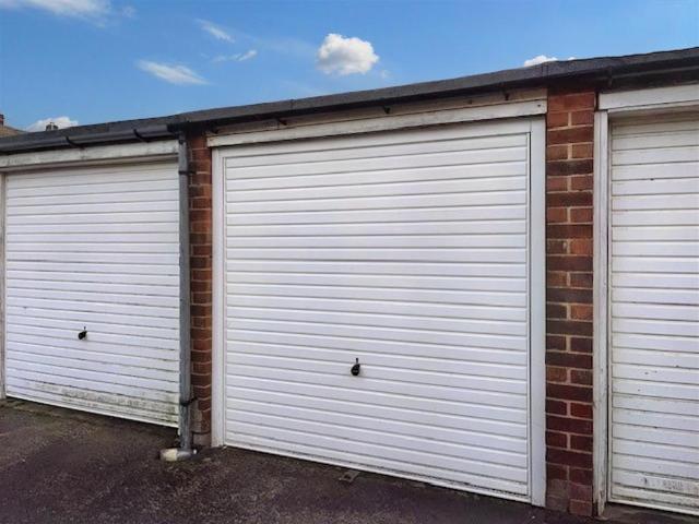 Garages to rent