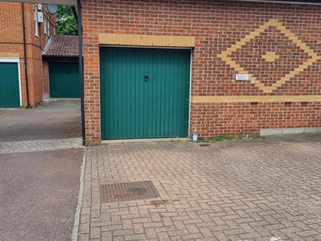 Garages to rent