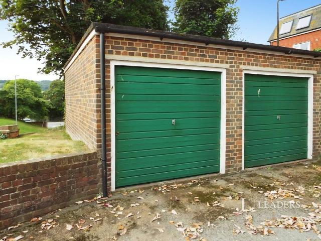 Garages to rent