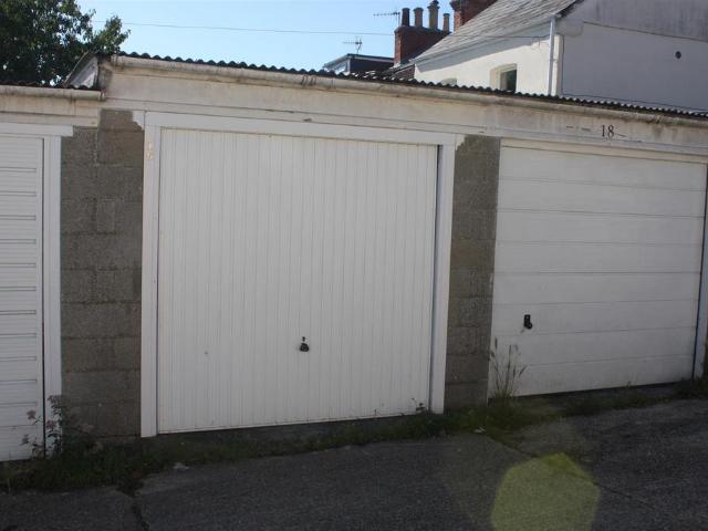 Garages to rent