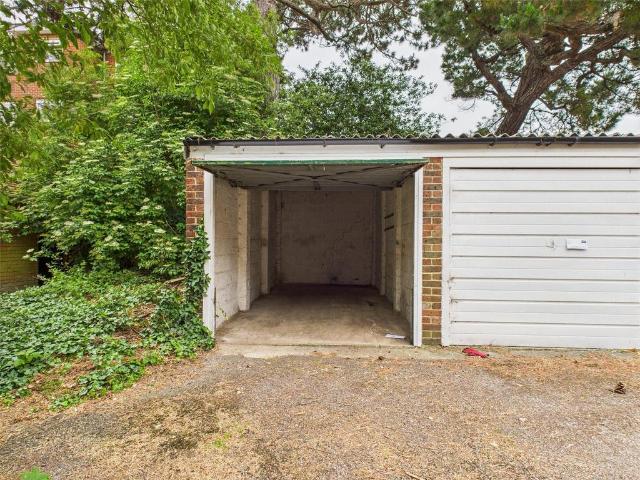 Garages to rent