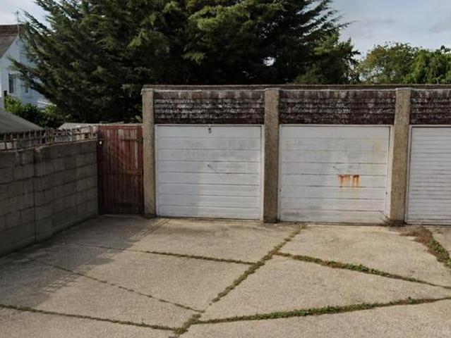 Garages to rent