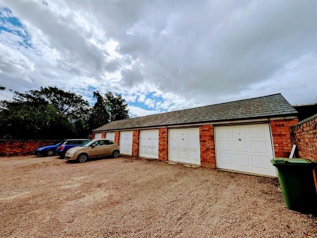 Garages to rent