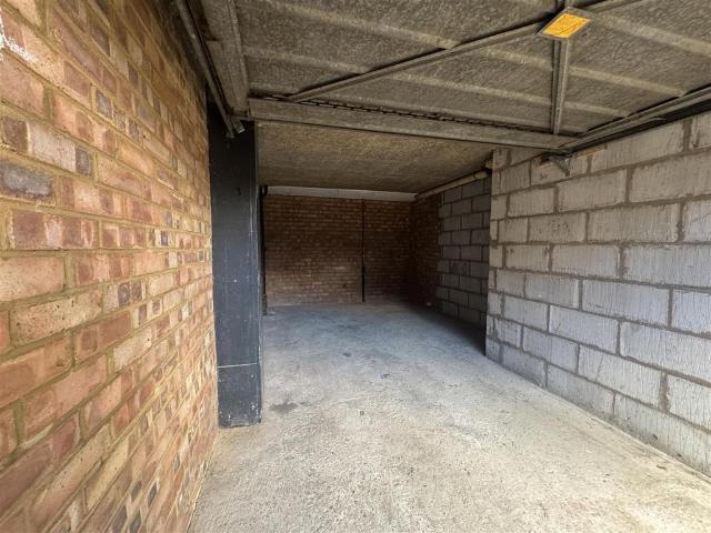 Garages to rent