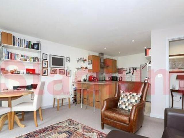 Garand Court, London, 1 Bedroom Flat