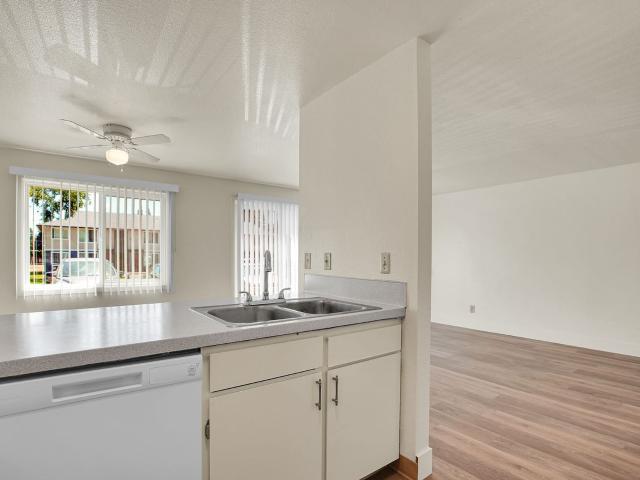 GARDEN COURT APTS