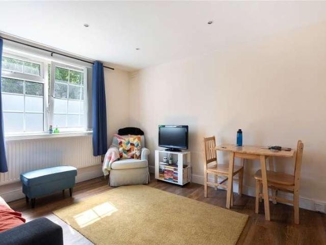 Garden Court, Garden Row, London, SE1