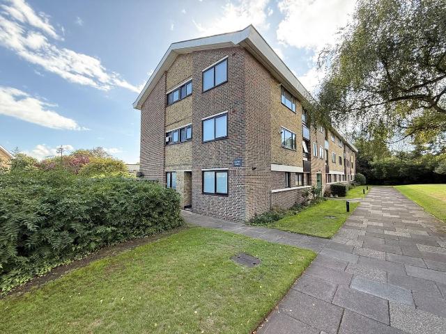 Garden Court, Greenacres, Eltham SE9, 1 bed flat to rent, £1,500 pcm | PrimeLocation