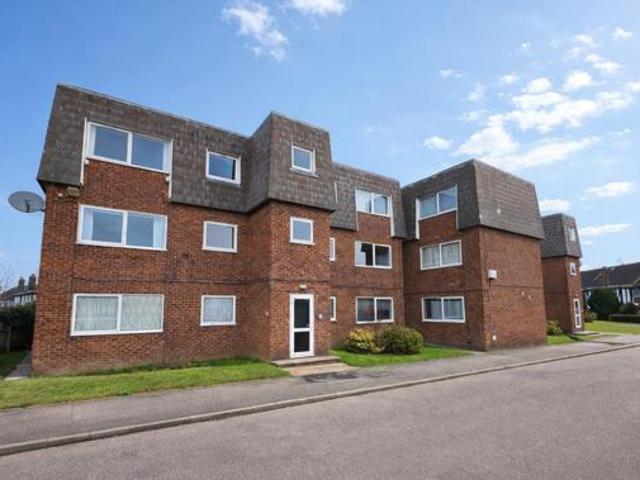 Garden Court, Luton, 2 Bedroom Apartment