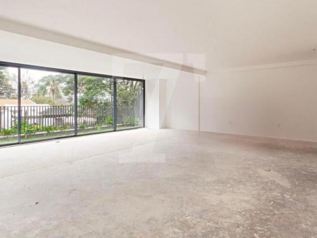 Garden com espaço gourmet e jardim privativo em condomínio contemporâneo