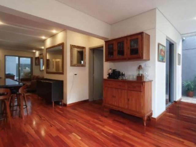 Garden com 170 m², 2 quartos sendo 2 suítes,2 vagas de garagem, diferencial varanda com piscina à v