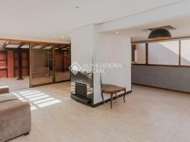 GARDEN COM 200m² COM 3 DORMITÓRIOS E 2 VAGAS EM PETROPOLIS