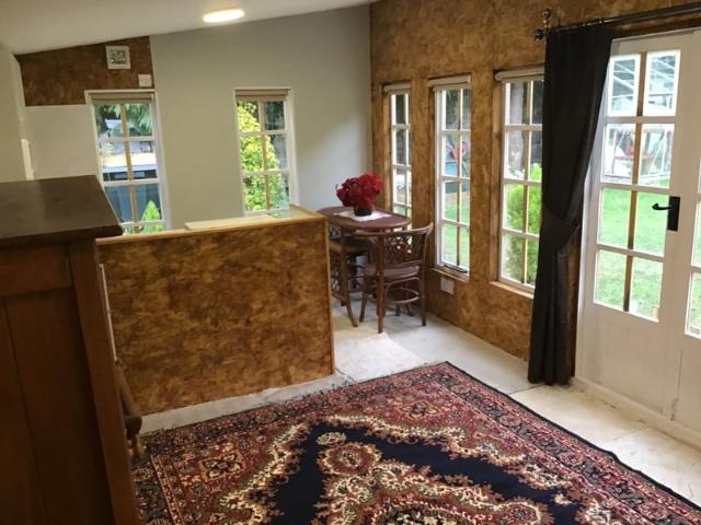 Garden chalet annex