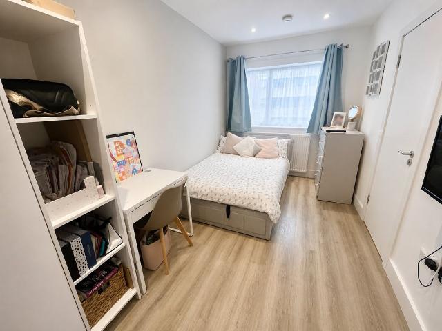 Garden Close, Ashford TW15, Room to rent, £850 pcm | PrimeLocation