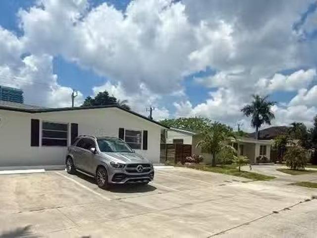 Garden Apartment, Multi Family Hallandale Beach, FL 1100 Ne.