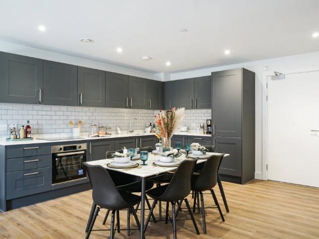 Garden Boulevard, Maidenhead SL6, 3 bed flat to rent, £2,715 pcm | PrimeLocation