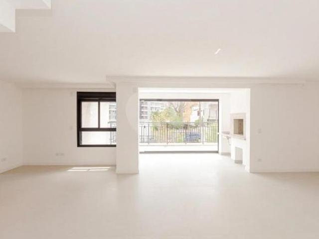 Garden Duplex no Alto da Glória com 325m², 3 Suítes e 3 Vagas