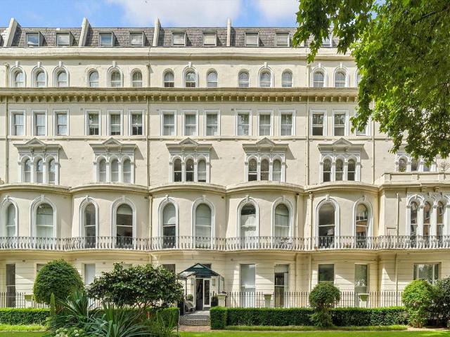 Garden House, Kensington Gardens. 1 bed flat to rent £2,383 pcm £550 pw