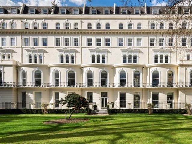 GARDEN HOUSE, KENSINGTON GARDENS. 2 bed flat to rent £5,308 pcm £1,225 pw