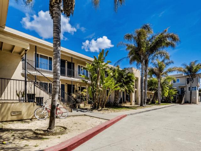 Garden Haus 1 Bedroom Apartment for Rent at 1732 27th Ave, Oakland, CA 94601 Oak Tree