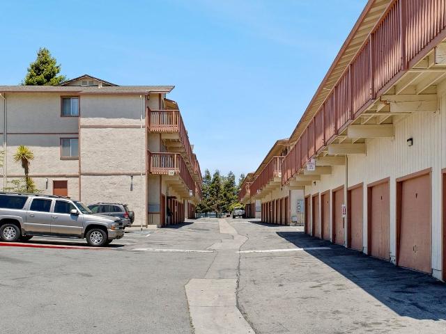 Garden Hill Apartments 3 Bedroom Apartment for Rent at 31 Lassen Way, Watsonville, CA 95076