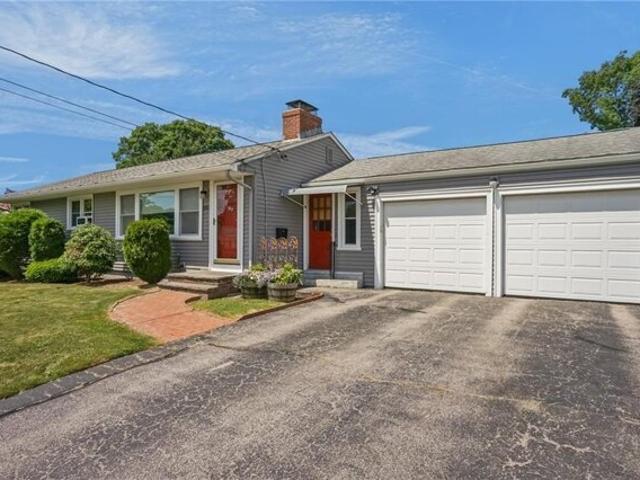 Garden Hills Dr, Cranston, Home For Sale