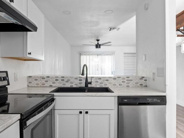 Garden Oaks San Marcos 2 Bedroom Apartment for Rent at 1117 N Lbj Dr, San Marcos, TX 78666