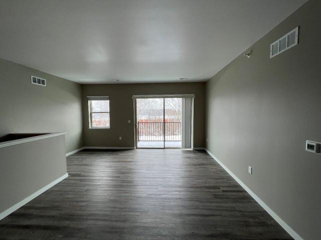 Garden Lofts 1 Bedroom Home for Rent at 4450 4440 4450 S 26th St, Milwaukee, WI 53221 Castle Manor