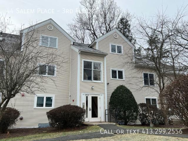 Garden Style, 1 BR Condo In A Prime Amherst Location!