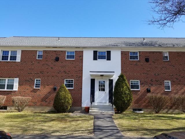 Garden Style Apartments in a park like setting. 2 Bedroom Apartment for Rent at 37 Fairway Drive, Wethersfield, CT 06109