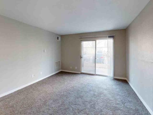 Garden Pointe Apartments 1 Bedroom Apartment for Rent at 5005 Lily Ln, Indianapolis, IN 46254 Snacks Guion Creek