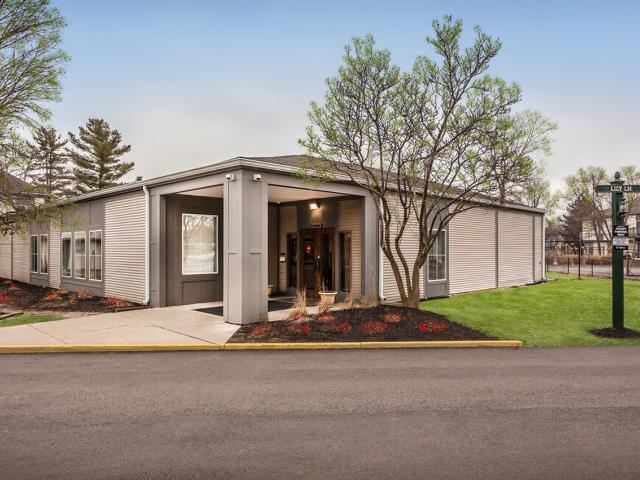 Garden Pointe Apartments 1 Bedroom Apartment for Rent at 5005 Lily Ln, Indianapolis, IN 46254 Snacks Guion Creek