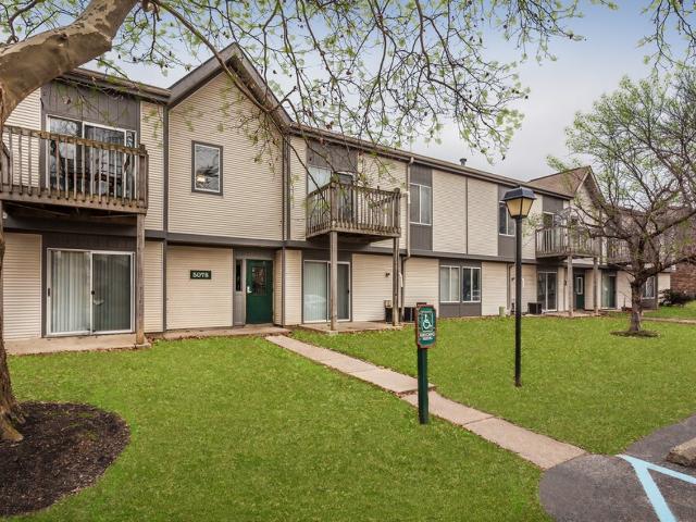 Garden Pointe Apartments 2 Bedroom Apartment for Rent at 5005 Lily Ln, Indianapolis, IN 46254 Snacks Guion Creek