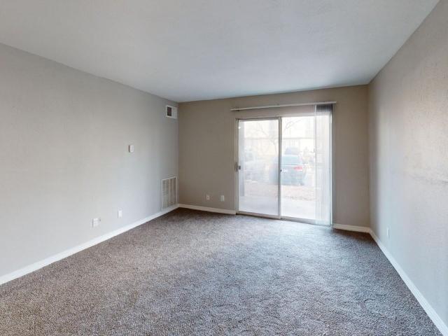 Garden Pointe Apartments 2 Bedroom Apartment for Rent at 5005 Lily Ln, Indianapolis, IN 46254 Snacks Guion Creek