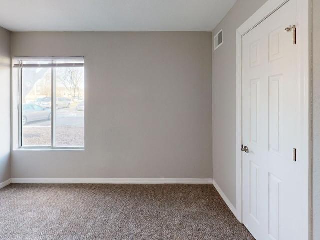 Garden Pointe Apartments 2 Bedroom Apartment for Rent at 5005 Lily Ln, Indianapolis, IN 46254 Snacks Guion Creek
