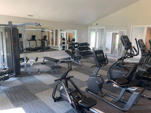 Garden Pointe Apartments 2 Bedroom Apartment for Rent at 5005 Lily Ln, Indianapolis, IN 46254 Snacks Guion Creek