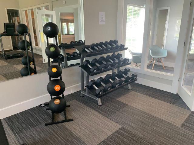 Garden Pointe Apartments 2 Bedroom Apartment for Rent at 5005 Lily Ln, Indianapolis, IN 46254 Snacks Guion Creek