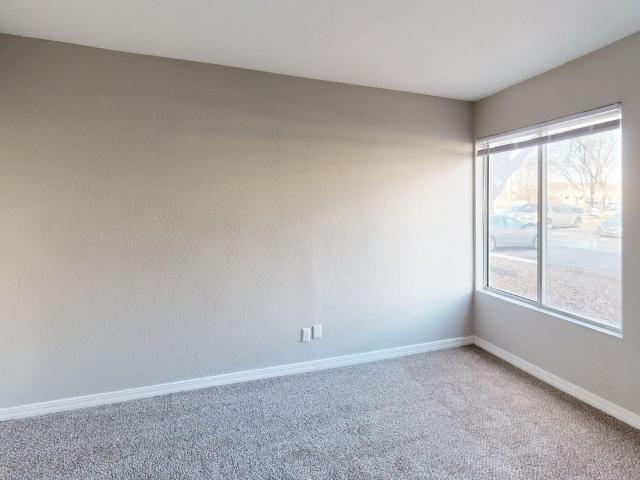 Garden Pointe Apartments Studio Apartment for Rent at 5005 Lily Ln, Indianapolis, IN 46254 Snacks Guion Creek