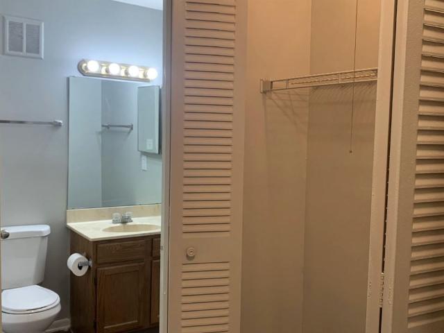 Garden Pointe Apartments Studio Apartment for Rent at 5005 Lily Ln, Indianapolis, IN 46254 Snacks Guion Creek