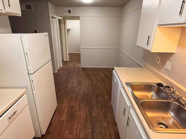 Garden Park Apartments 2 Bedroom Apartment for Rent at 207 N Hickory St, Sapulpa, OK 74066