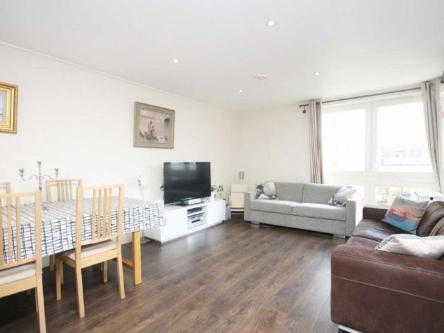 Garden Road, TW9, London