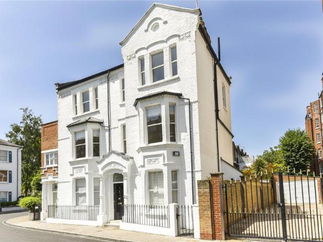 Garden Road, London, NW8 4 bed semi detached house to rent £10,000 pcm £2,308 pw