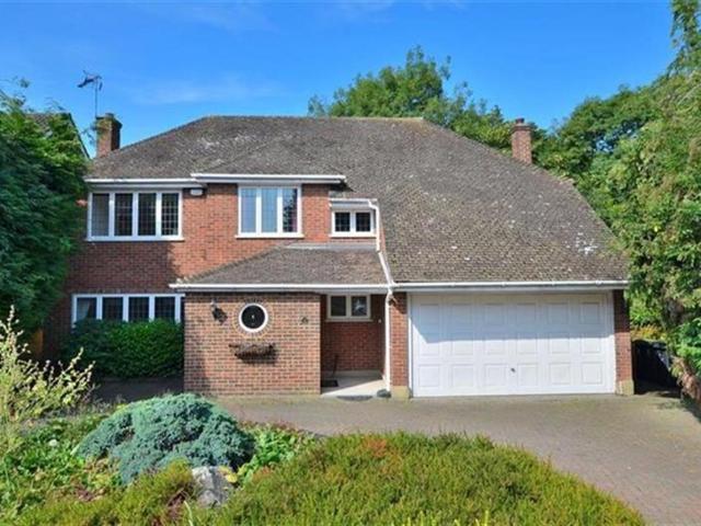 Garden Way, Loughton, IG10 4 bed detached house to rent £3,650 pcm £842 pw