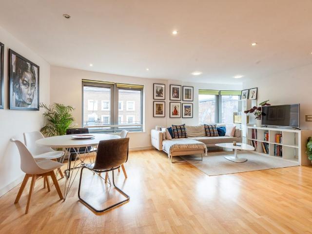 Garden Walk EC2A, Shoreditch, London, 2 bed flat to rent, £3,500 pcm | PrimeLocation